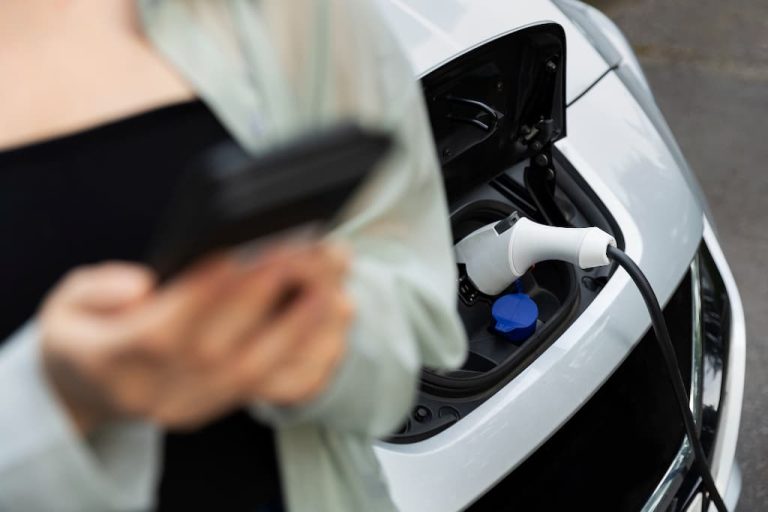 How a Plug-in Hybrid Car Works: Complete Guide